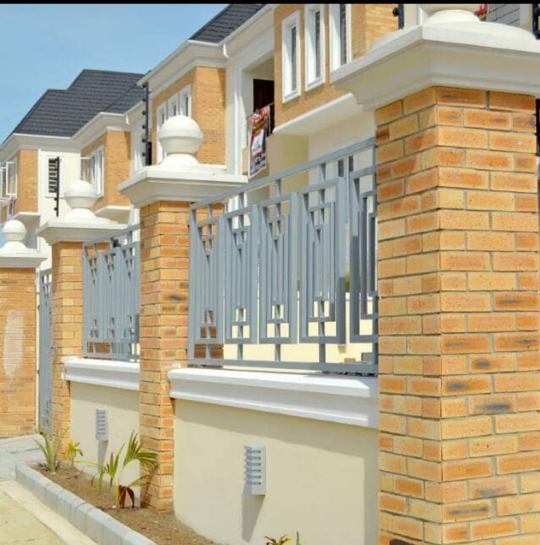 Blog » EQUITONI BRICKS LTD